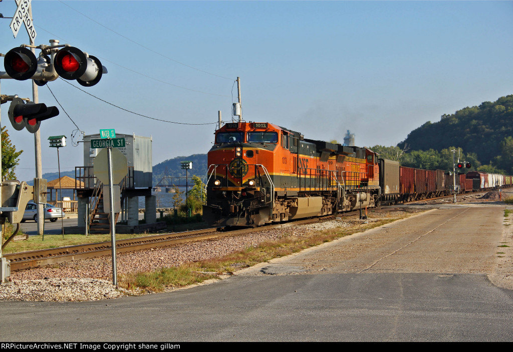 BNSF 1013 Breaks the quietness along river front.